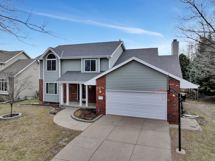 Spacious 7br Mansion Near Homes Lake - リンカーン, NE