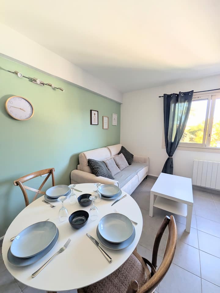 T2 /Chambre Séparée 
150 M Des Thermes
Le Verdon - Lac d'Esparron