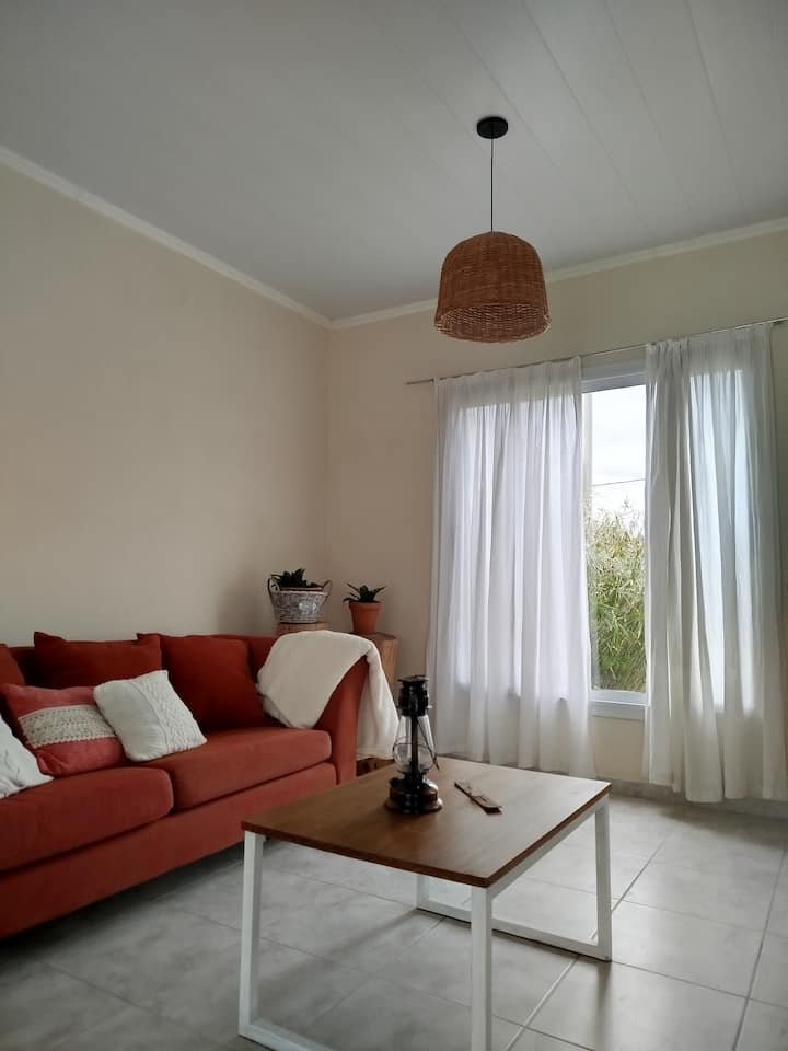 Luminosa Casa De 1 Habitación - Saladillo
