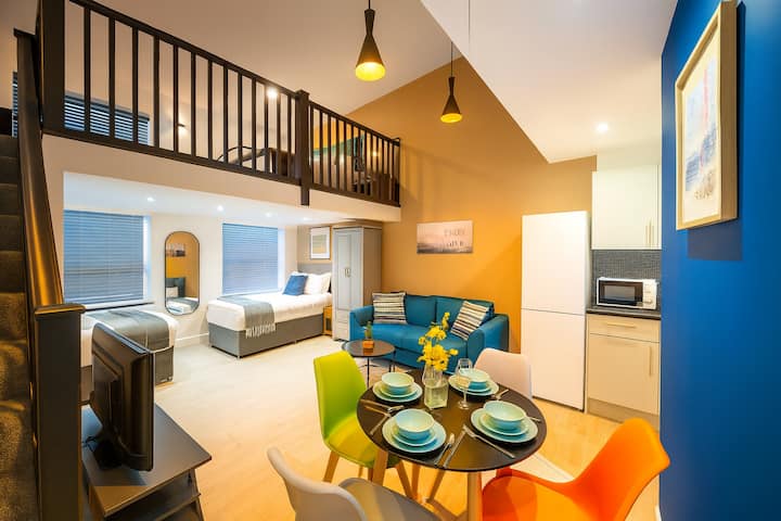 Spacious Quadruple Apartment - Maisonette Floor - Southsea