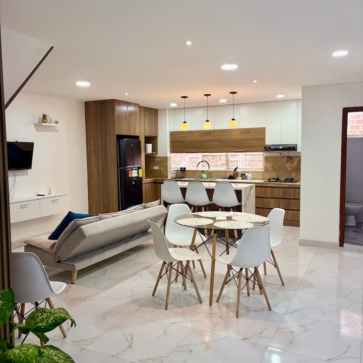 ¡Apartamento De Lujo! ¡Parking! ¡Comodidad! - Zamora Chinchipe