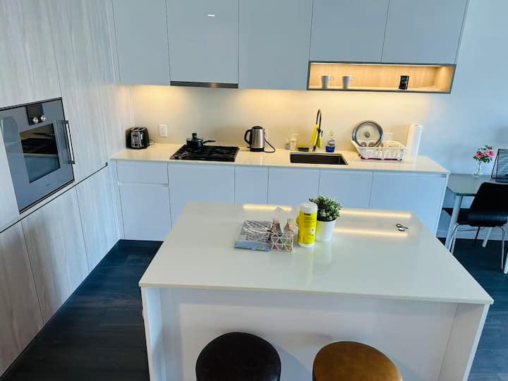 35-richmond Centre 1b1b With Parking - 리치먼드