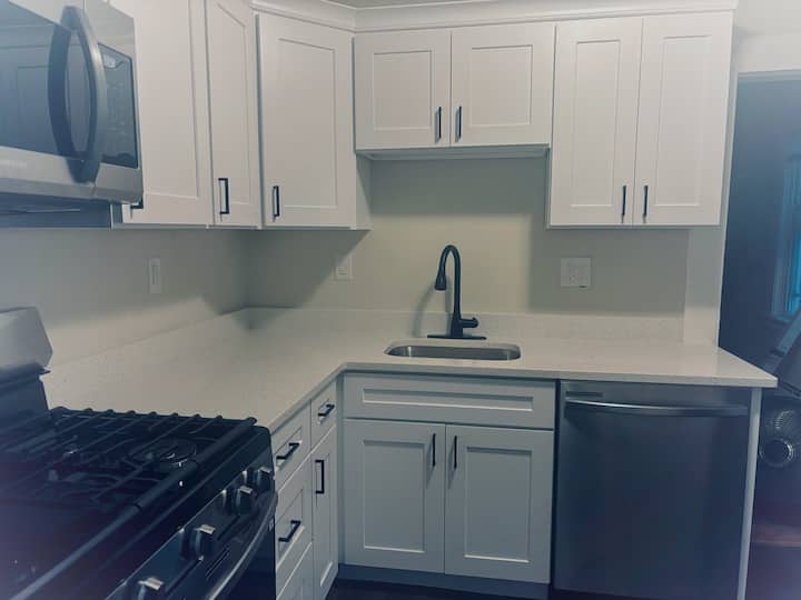 Lily’s Place! Cozy Chic Retreat Near Hartford, Ct” - New Britain, CT