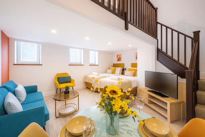 The Maisonette Suite – Deluxe Quadruple Ensuite - Southsea