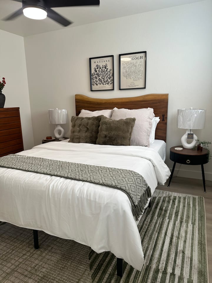 Chic Remodeled Downstairs Apt W/ Freeway Access - Bakersfield, CA