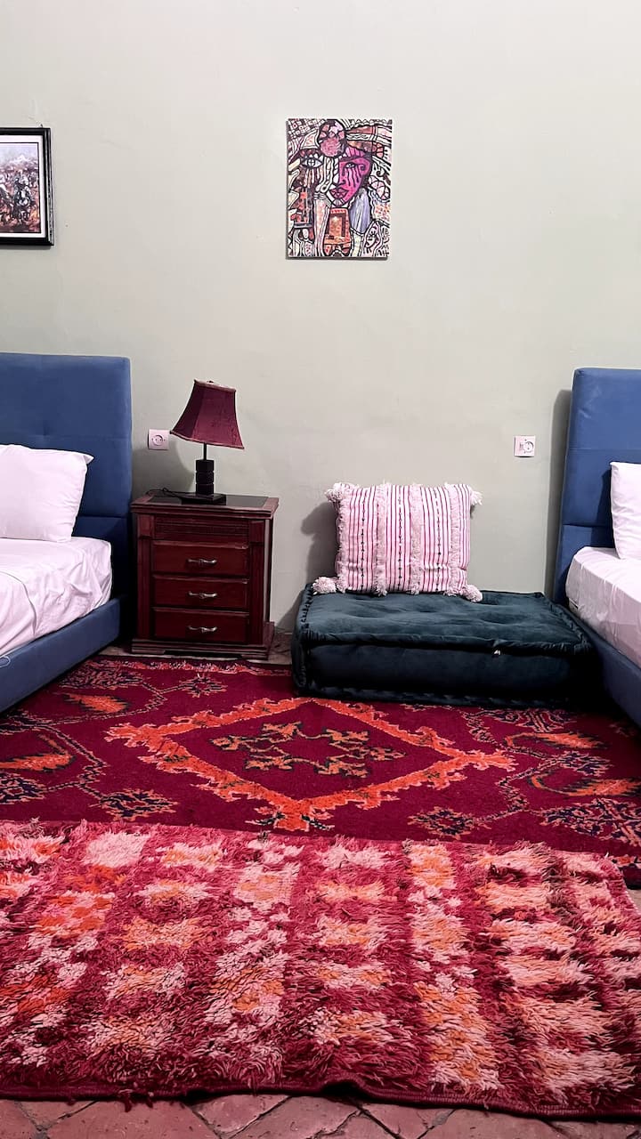 Bright Twin Room In Riad - Breakfast Included - Safí