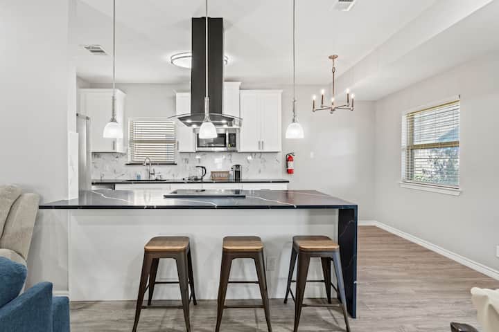 Right Next To At&t Stadium (King/queen/4 Twins) - Arlington, TX