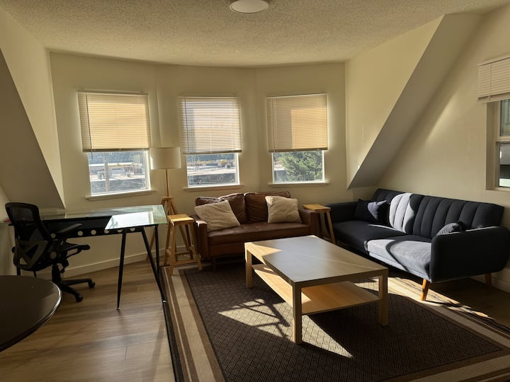 West Queen Anne Upper Unit - Seattle, WA