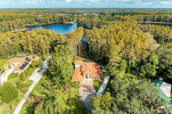 Cozy, Lake, Pool, Hot Tub Sleep 12, Event Ready - Odessa, FL