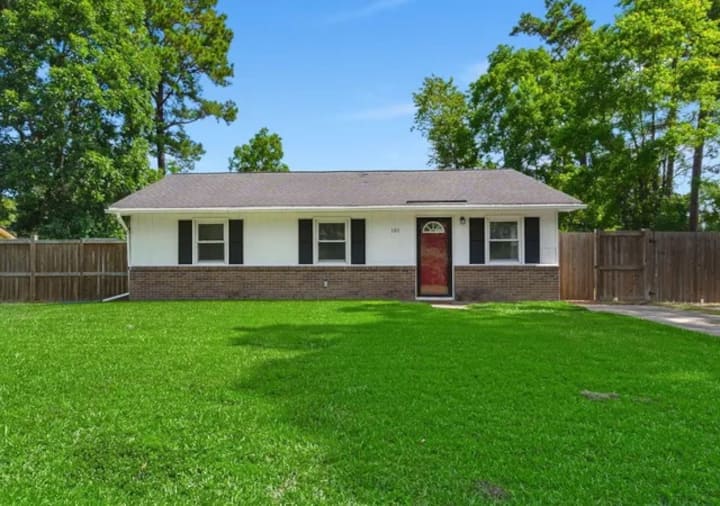 3br/1.5 Bath W/ Huge Fenced In Yard! Dogs Allowed! - Goose Creek, SC