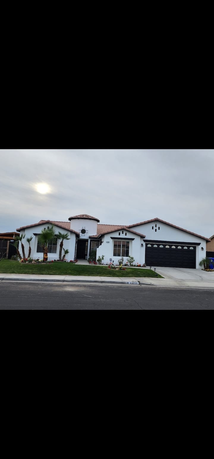 Coachella Valley Retreat Pool & Outdoor Kitchen - Indio, CA