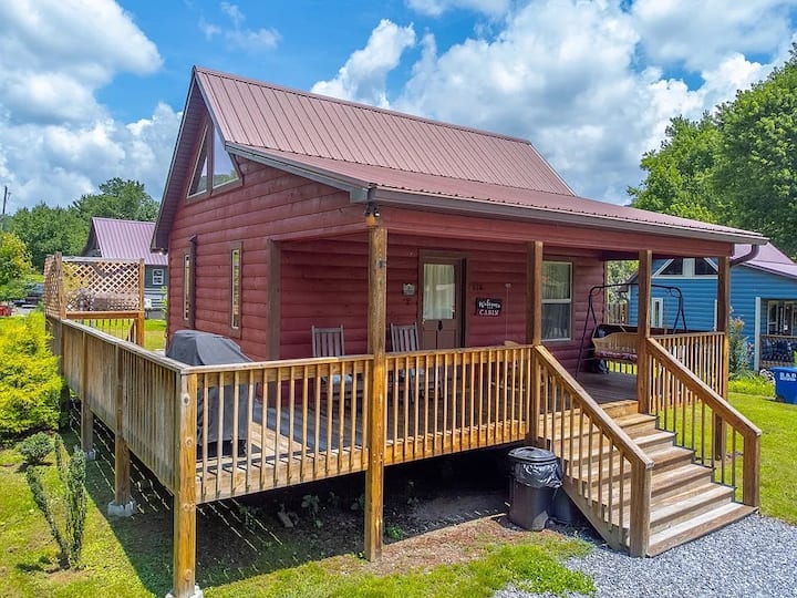 Cozy Mountain Bliss - Couples Retreat - Bryson City, NC