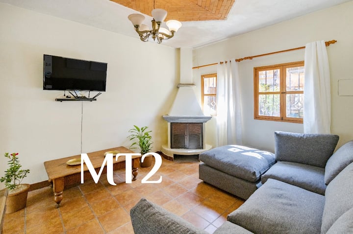 Ubicada En áRea Exclusiva En Antigua Guatemala - Antigua Guatemala