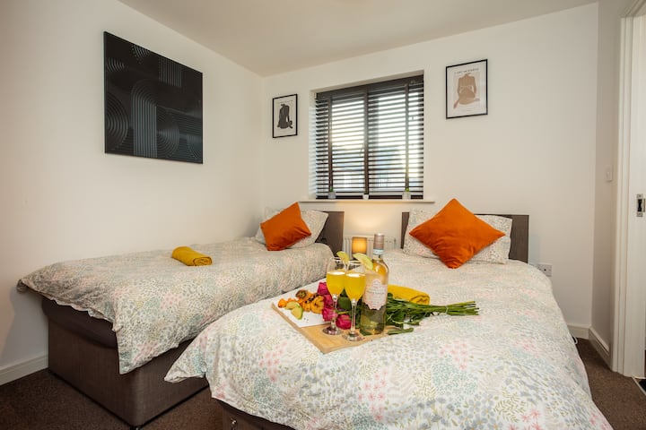 Contractors|family|insurance|long Stay - Melton Mowbray