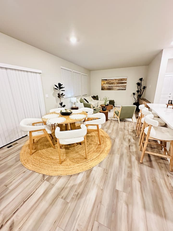 New Vacation Home Walking Distance-gaylord Hotel - Aurora