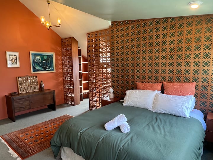 Seaside Hideaway -Close To Beach With Garden Oasis - Waihi Beach