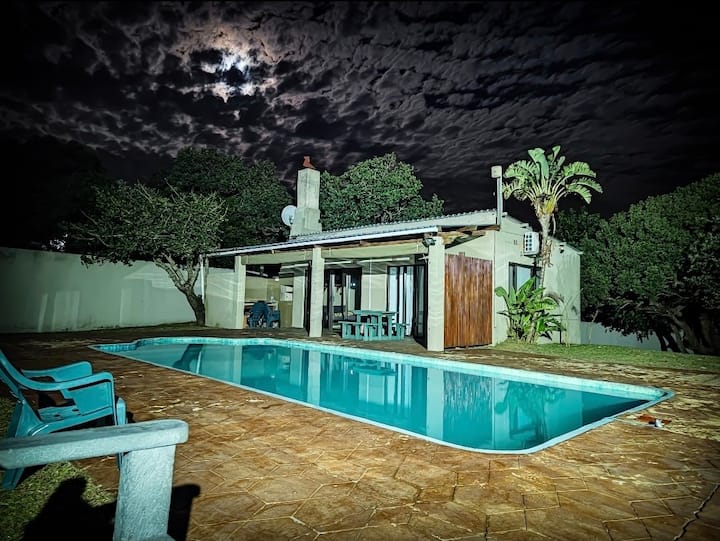 Peaceful Hideaway Wifi & Pool, 800m From Beach - Mozambique