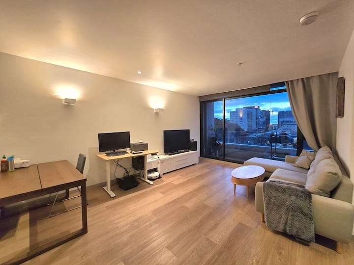 City-view 2br. 1 Carpark. 1 Bunk Bed. 1 Queen Bed - Melbourne