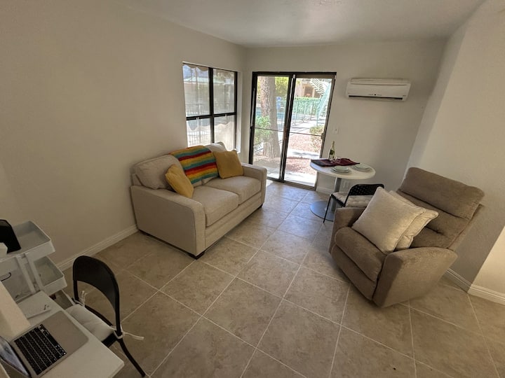 Popping Pool Views - 天堂市