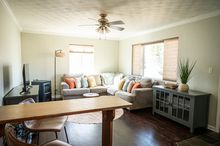 The Nest On Fifth • Big Pet-friendly Yard - Loveland, CO