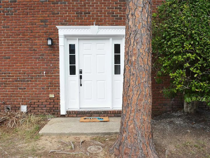 5 Min To Airport | 20 Min To Beach! - Pensacola