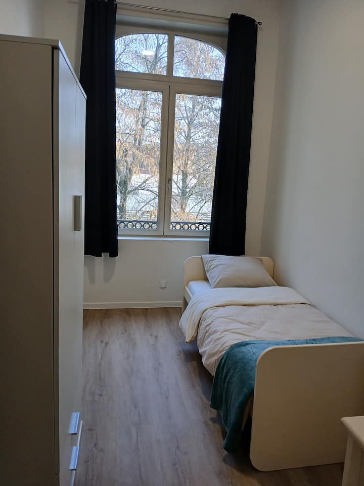 Chambre 2bis. Stade Roibeaudoin/atomium - Jette