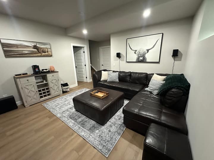 Cozy Guest Suite /W Private Entrance - Okotoks - Okotoks