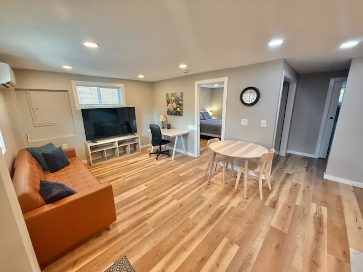 Newly Renovated Cottage In Bremerton - Bremerton, WA