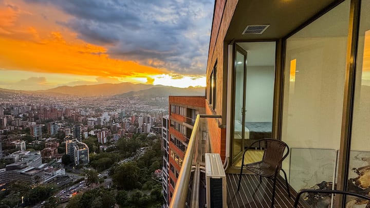 Lujoso Ph 4 Min Provenza +Ac+jacuzzi+view+pool+gym - Medellín