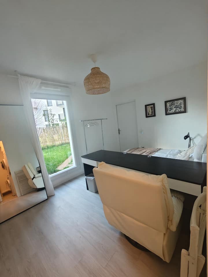Studio Lumineux Jardin Privatif – Paris & Disney - Marne-la-Vallée
