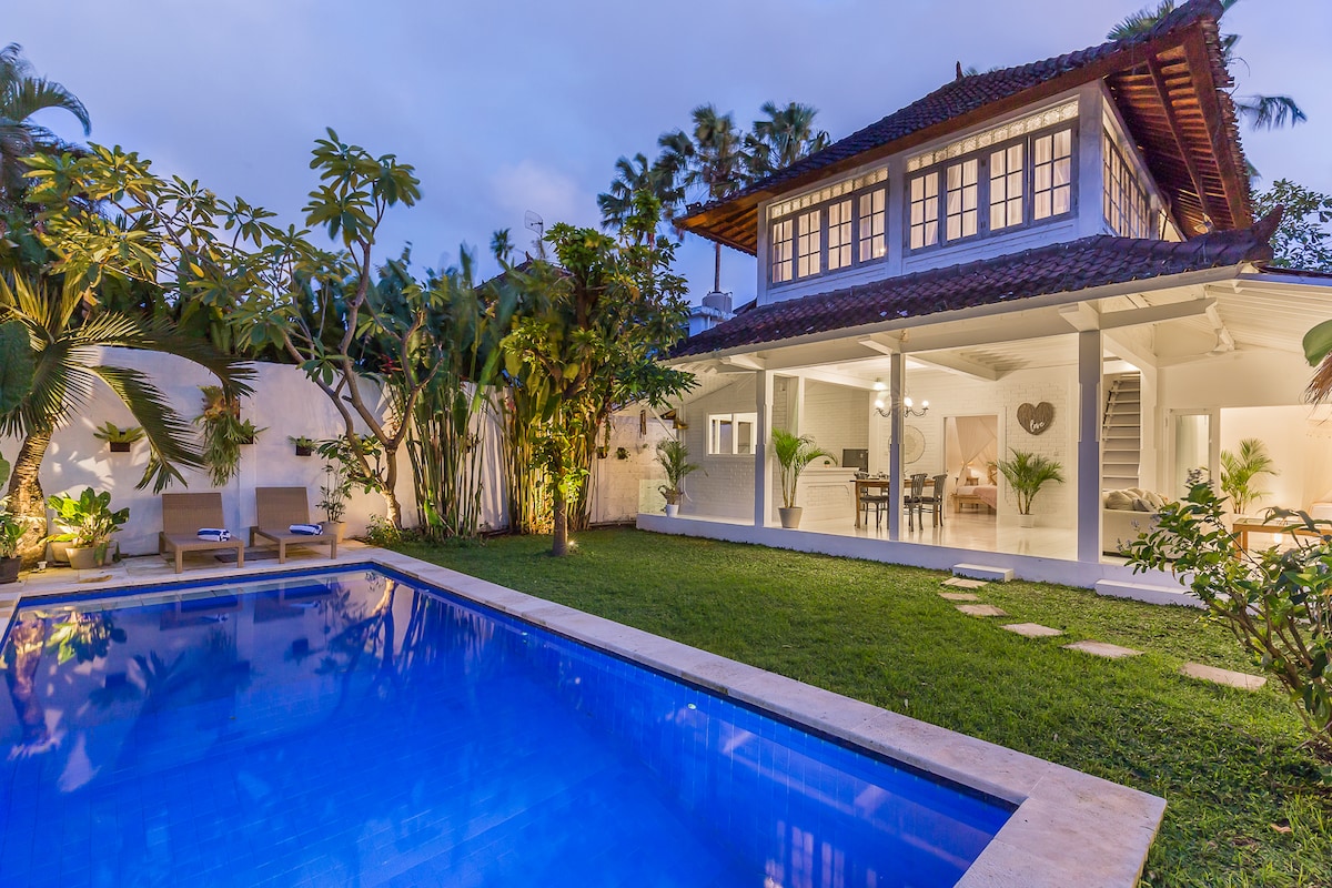 Traditional Cozy Balinese Style Villa - Houses for Rent in Kuta, Bali ...