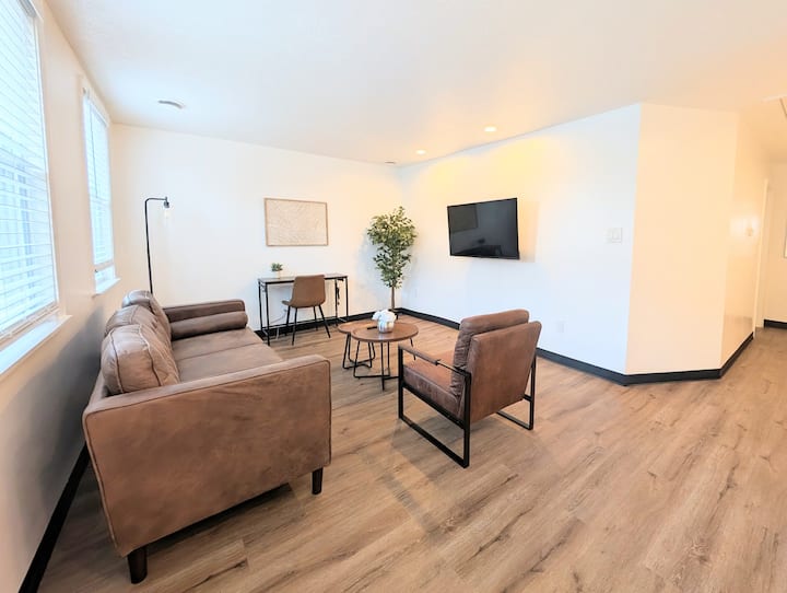 Renovated 1 Bed/1 Bath  Apt - 2nd Fl - Central - Pittsburgh, PA