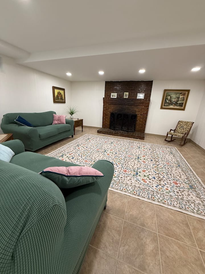 Bright & Cozy 2br • Clean, Comfortable Near Boston - Winthrop, MA