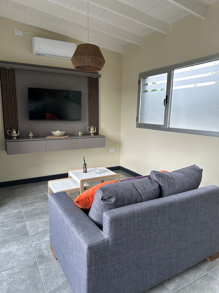 Depto.  Moderno En Azul • Confort, Estilo Y Balcón - Azul