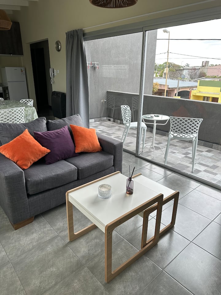 Depto.  Moderno En Azul • Confort, Estilo Y Balcón - Azul