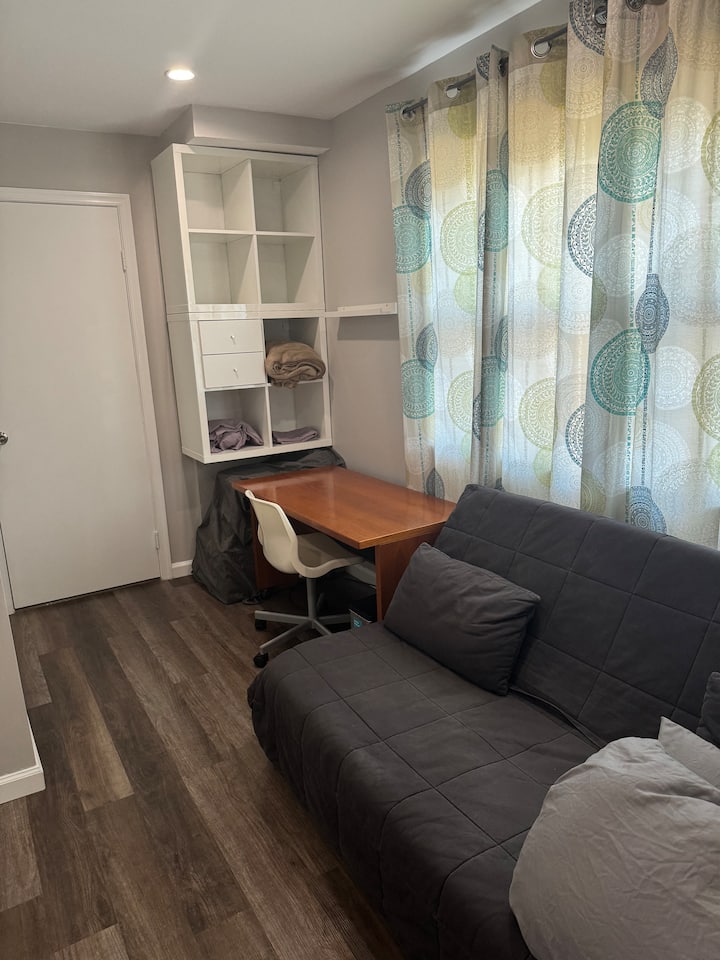 Room For Short Stays Near Outlets - Manassas, VA