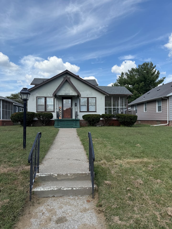 Union Street Bungalow - Saint Joseph, MO
