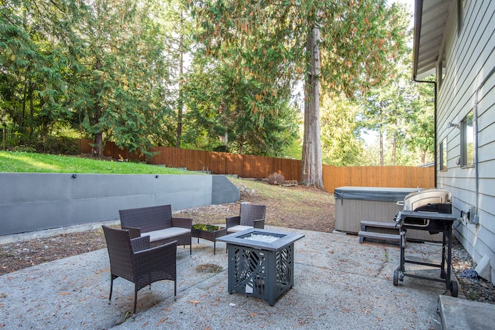 Cedar Chalet W/ Hot Tub & Arcades*no Cleaning Fee - Mount Vernon, WA