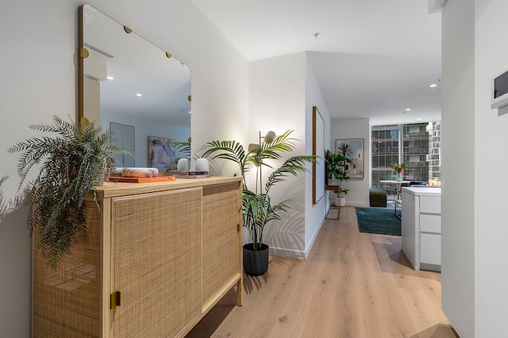 Designer New Cbd W Gym, Heated Pool, Sauna, Steam - Melbourne