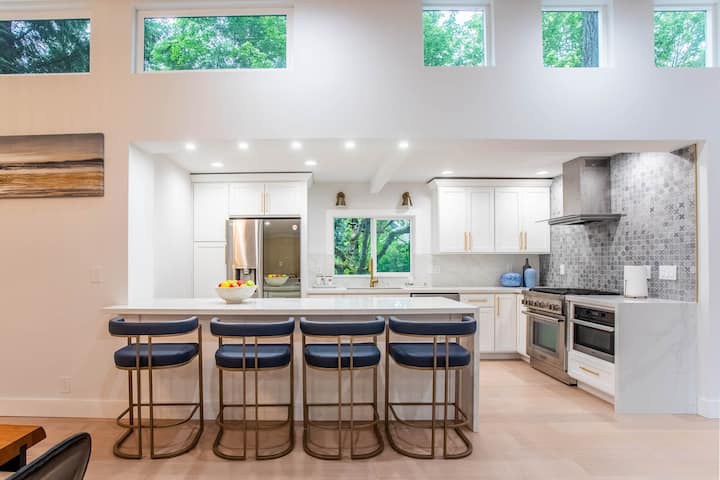 Modern Kirkland Retreat | 3br/3ba - Kirkland, WA
