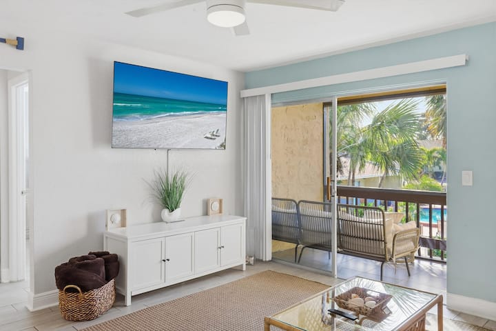 10 Min To Siesta Key • Pool • Pet Friendly - Sarasota, FL