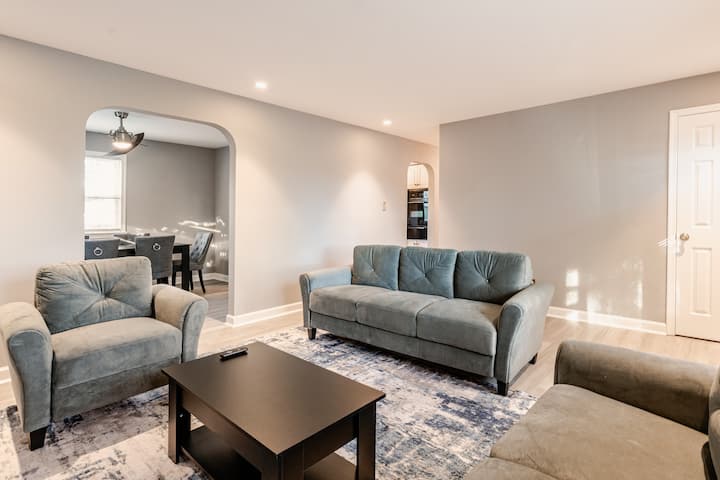 Spacious Home Near Dc - National Harbor, MD