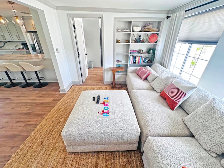 Treasure Island Isle Of Palms 2/1 - Treasure Island, FL