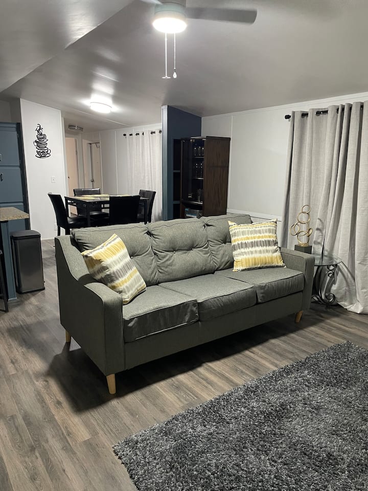 Cozy & Spacious Retreat, A Place To Relax - San Marcos, TX