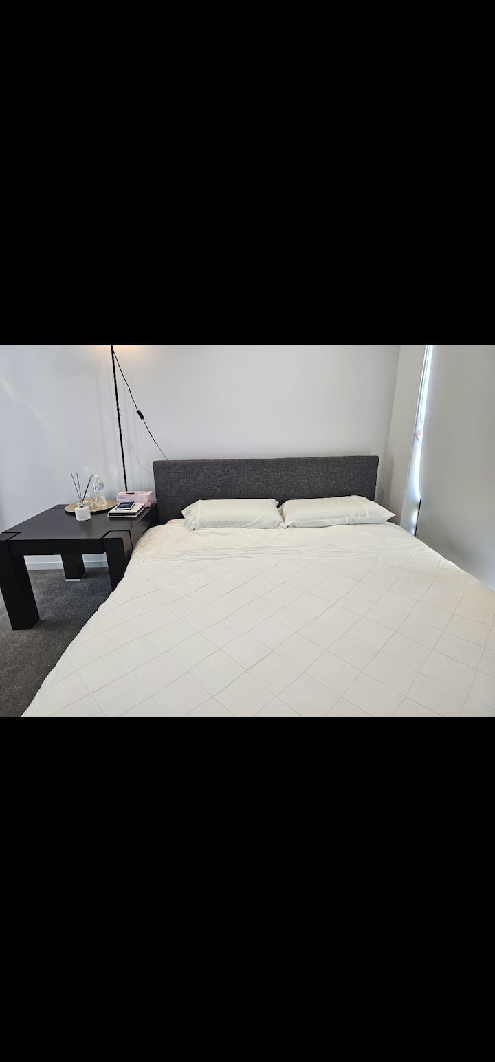 The Contemporay Haven Ensuite 1 - Ipswich