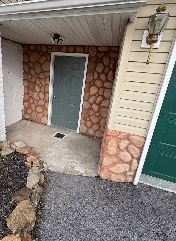 Private Basement Suite W/ Kitchen ·Near Gettysburg - Hanover, PA