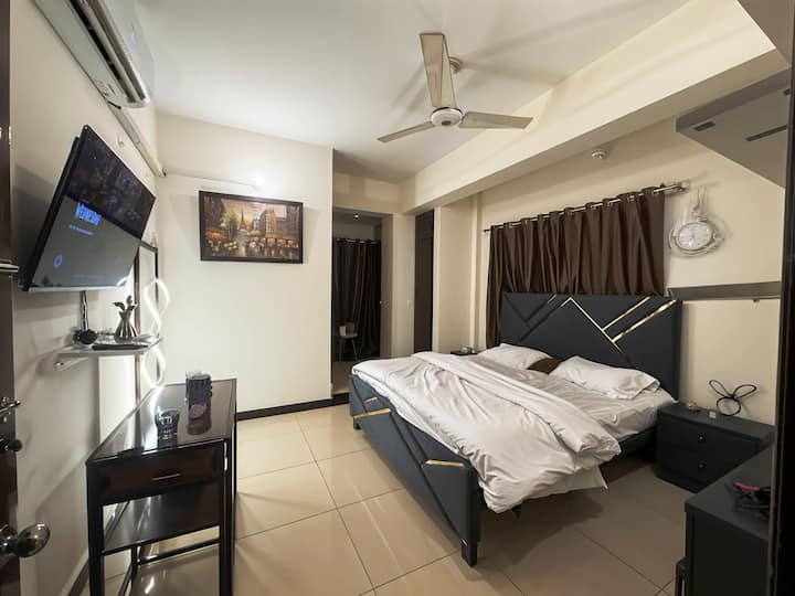 Self Check-in Cosy Studio Apartment In I-8 - Islamabad