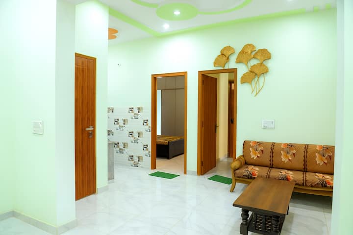 Private Independent Flat Modipuram - Meerut