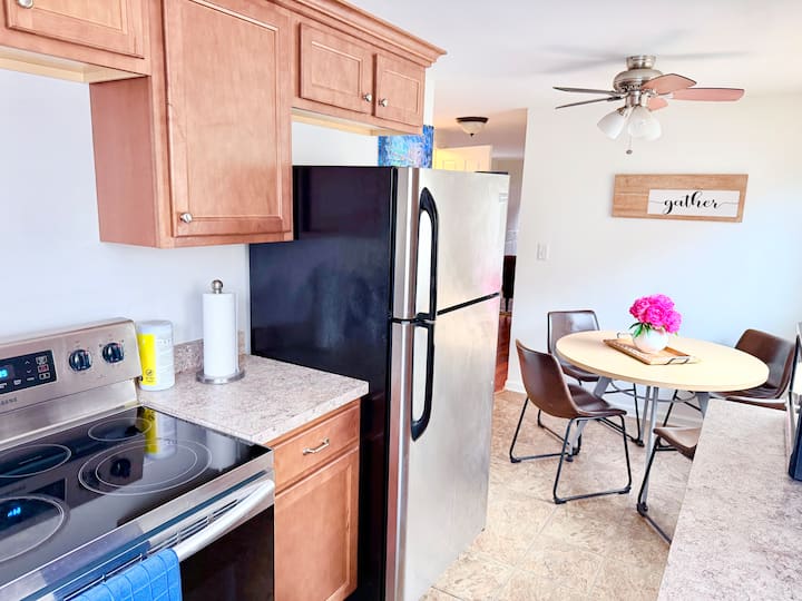 Charming Stay In East Irondequoit! - Rochester, NY