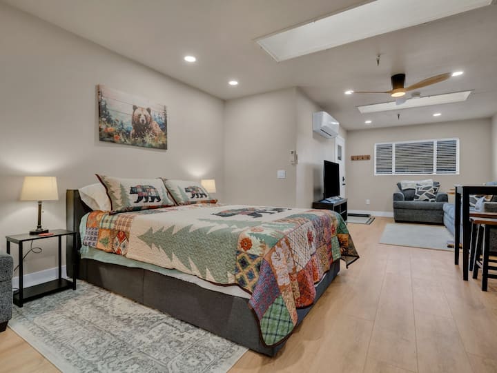 Amazing Studio Directly On Historic Route 66 - Williams, AZ